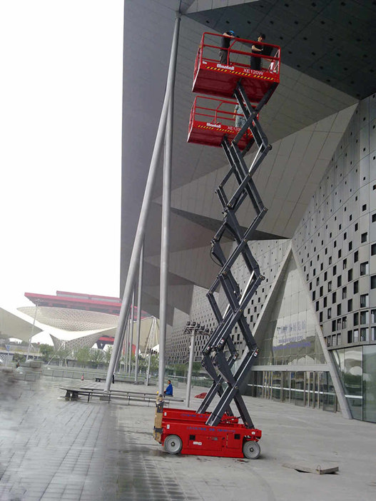 Self Propelled Scissor Lift – PT.SETIYAWAN MAKMUR ABADI